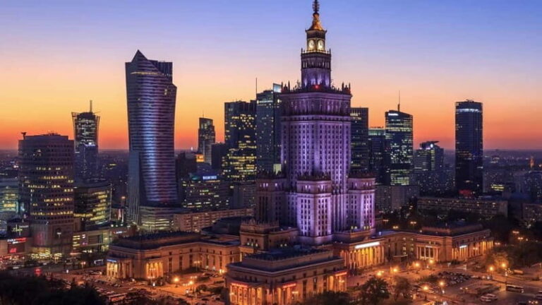4 hour: Old Town, Royal Castle, Palace of Culture & Science - The Itinerary Breakdown