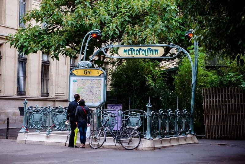 4-hour panoramic tour of Paris in Portuguese - What Does the Tour Provide for Travelers?