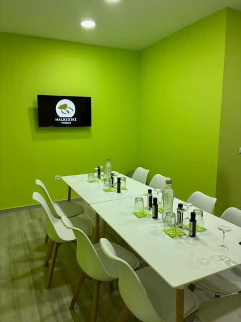 45 min. Olive Oil Workshop in Kriopigi - Halkidiki. - An In-Depth Look at the Olive Oil Workshop Experience