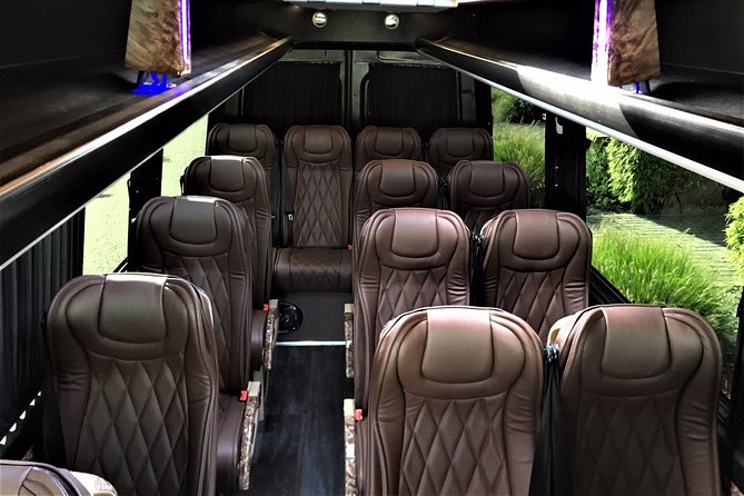 1-15 persons Taxi or Bus Transfer Amsterdam Airport to Dordrecht - The Chauffeur Experience