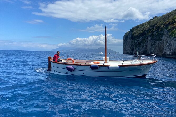 2 Hours Guided Sunset Tour of the Island of Capri with Aperitif - Who Should Consider This Tour?
