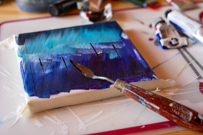 Aurora painting workshop - Visiting a Traditional Lapland Home