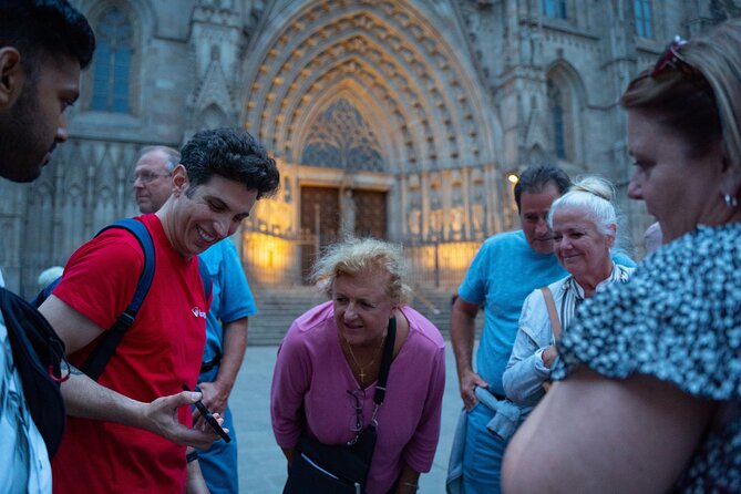 Barcelona: Evening Foodie Adventure with 8 Tapas & 4 Drinks - Who Should Consider This Tour?