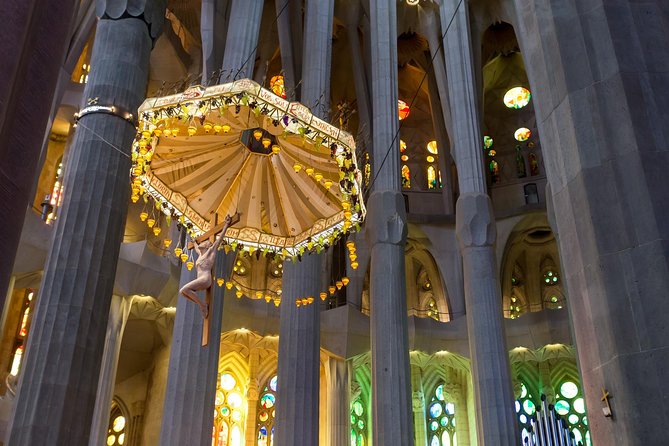 Barcelona: Sagrada Familia Guided Tour with Fast Track Access - Authentic Experiences and Recommendations Based on Reviews