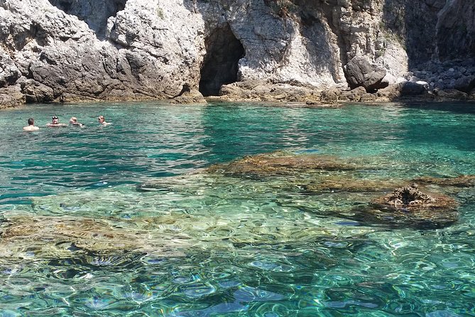BLUE CAVE private speedboat tour with drinks - FAQs