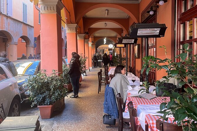 Bologna: A Self-Guided Audio Tour from Porta Galliera to Le Tre Frecce - The Iconic Towers: Asinelli and Garisenda