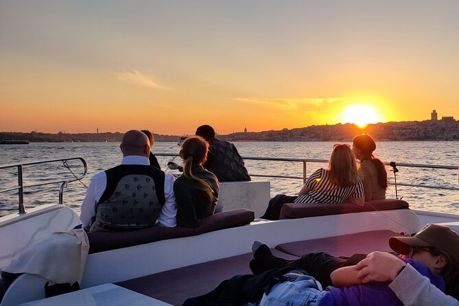 Bosphorus Sunset Cruise on Deluxe Yacht in Istanbul - Who Will Love This Tour?