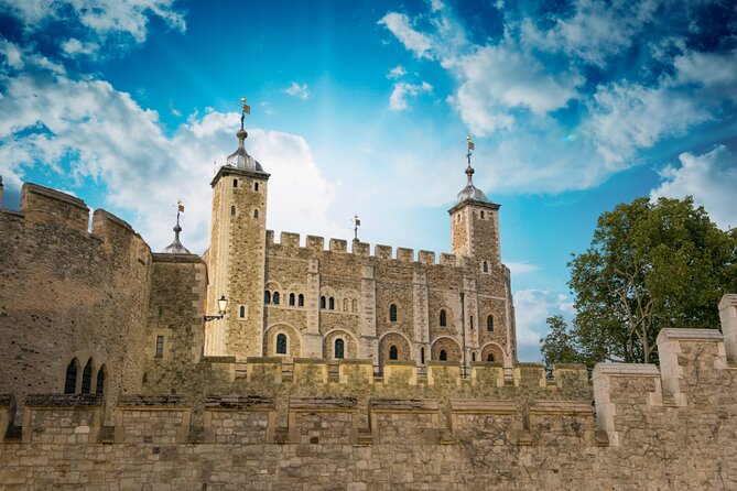 Buckingham Palace, Changing of the Guard & Thames Boat Ride - The Experience in Practice