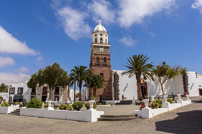 César Manrique: Northern Lanzarote Guided Tour - Who Should Consider This Tour?
