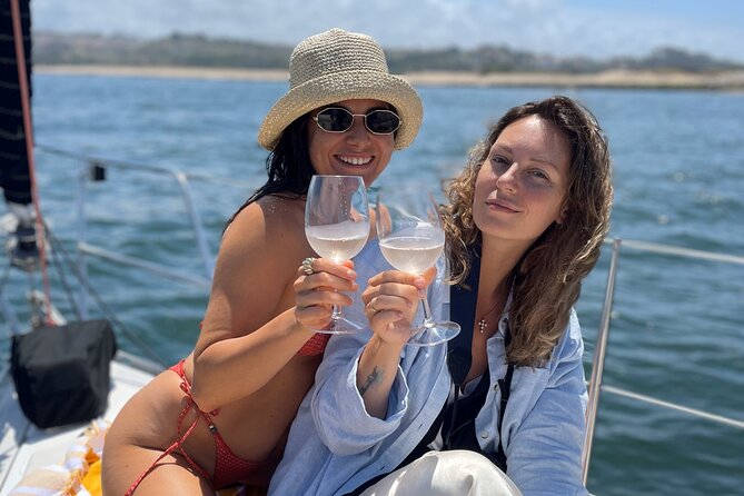 Charming tour of the Douro on a shared sailboat for up to 8 people - Who Should Consider This Tour?