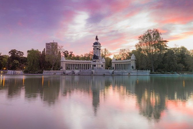 Cibeles Rooftop and Retiro Park Tour with professional guide - Who Should Consider This Tour?