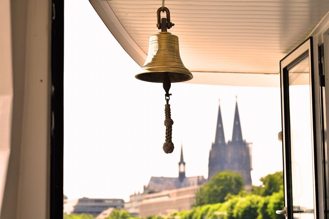 Cologne skyline tour with audio guide 90 minutes - FAQs