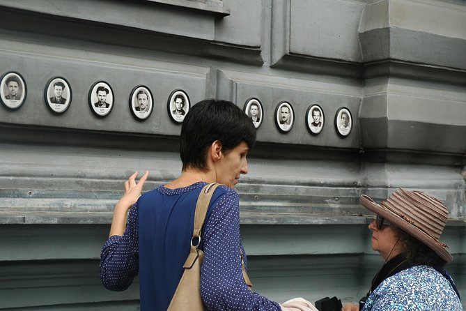 Communist Budapest Walking Tour - Stop 4: Ronald Reagan Statue
