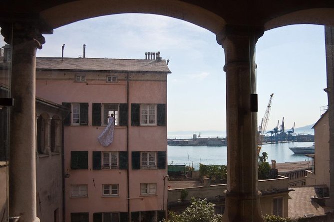 Discover the secrets of Genoa with a storyteller! - Who will love this tour?