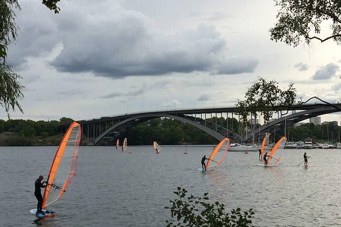Dynamic Windsurfing Beginner class Day1 - Group Size and Atmosphere