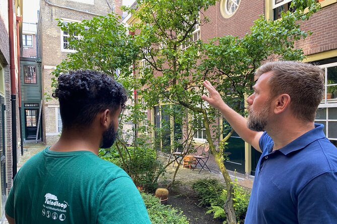 Explore hidden streets with friends - Private Tour - FAQ