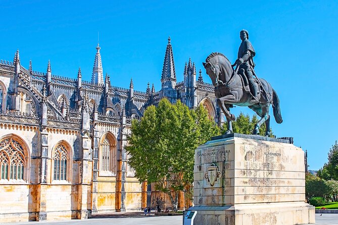 Fatima, Batalha, Nazare, Obidos Small Group Tour From Lisbon - Step Back in Time in Obidos