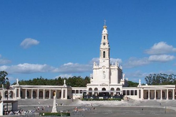 From Lisbon: Fátima, Nazaré, Batalha and Óbidos Guided Tour - FAQ