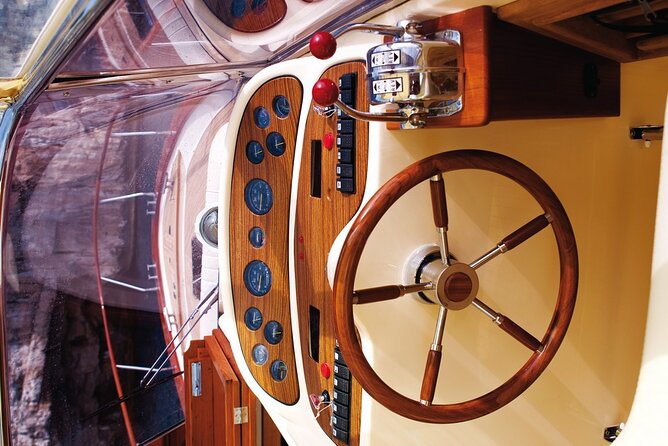 Full day in Capri with Fratelli Aprea 32 Feet - FAQs