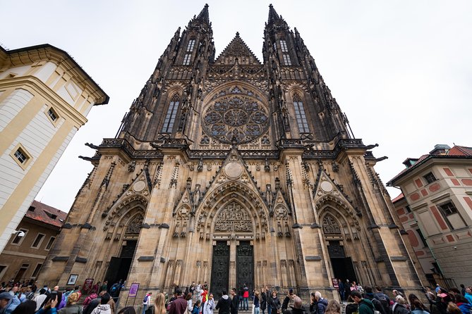 Full-Day Prague Tour with Prague Castle, Lunch and Vltava Cruise - FAQs