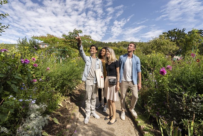 Giverny Monet's House and Gardens plus Shopping Session Day Trip - FAQ
