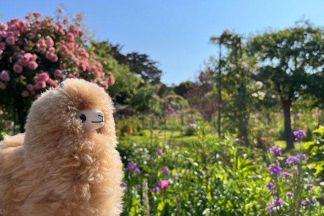 Giverny & Versailles Private Guided Tour with Ticket Entry - Authentic Experiences Based on Reviews