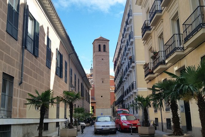 Half-Day Madrid History and Legends Private Walking Tour with Hotel Pick Up - The Experience and Atmosphere