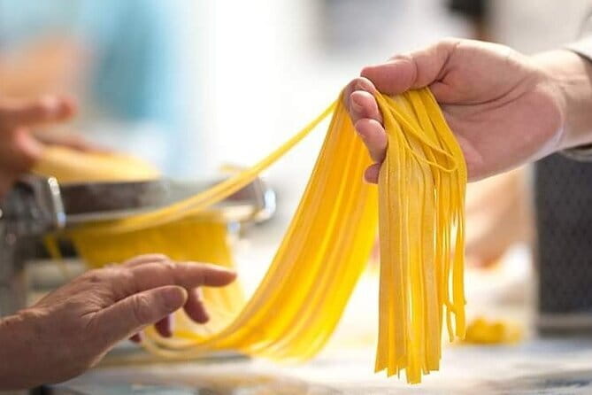 Hands on Deluxe Traditional 4-course dinner with fresh pasta - Who Should Book This Experience?