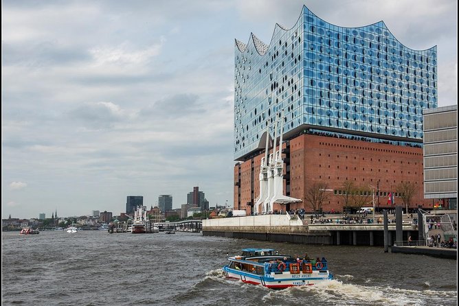 Harbor cruise on the beautiful Elbe - Who Is This Tour Best For?