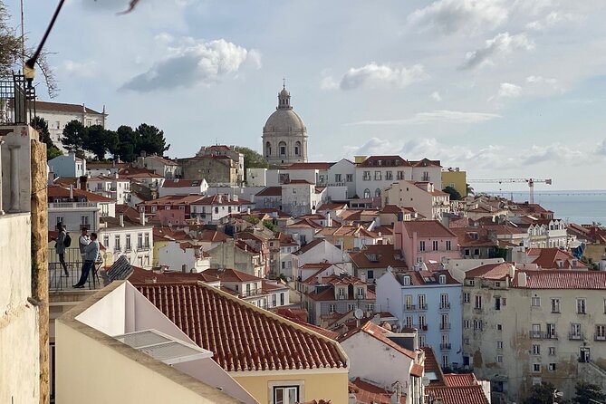 Highlights of Lisbon city center - Walking through Lisbon’s neighborhoods: What you’ll see and feel