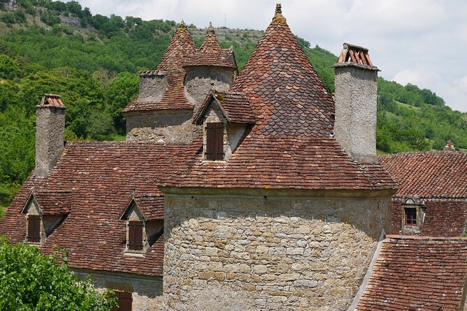Hike to discover the most beautiful villages of France of the Dordogne valley : Loubressac and Autoire - The Castle of the English: A Clifftop Fortification