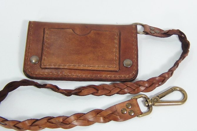 Leathercraft Workshop in the Rastro of Madrid - The Value and Who Will Love It