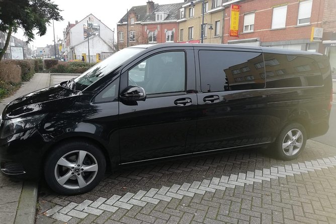 Luxury Minivan from Charleroi airport to the city of Brussels - The Experience: Authenticity and Professionalism