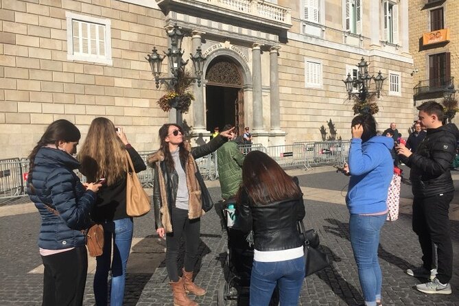 Max 6 People Full-Day Tour Barcelona, Sagrada Familia, Parc Guell - In The Sum Up