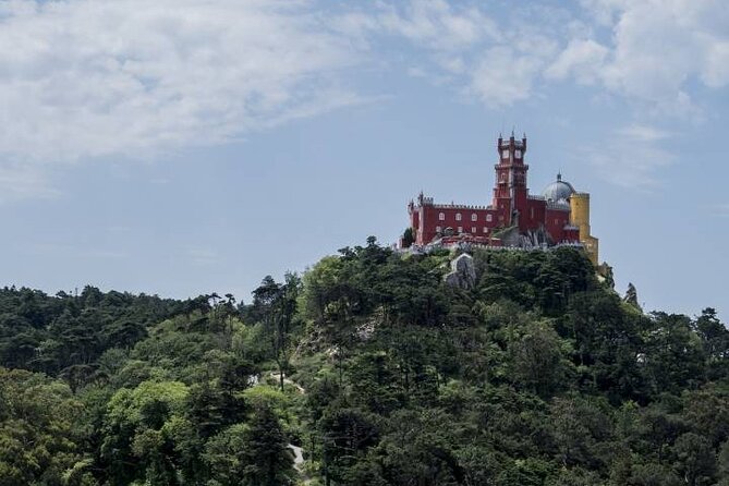 Medieval Vila de Sintra Tour from Lisbon in Mercedes de Luxo - Practical Details on the Tour