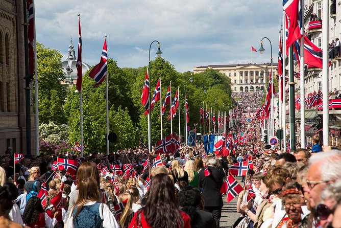 Oslo: Private VIP City Tour by Luxury Minivan with Driver & Guide - FAQs