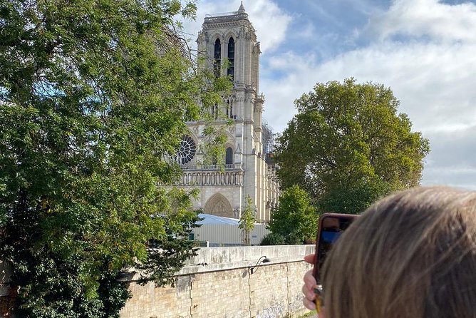 Paris Ile-de-la-Cité Walking Tour: Max 6 People Group or Private - Who Should Consider This Tour?