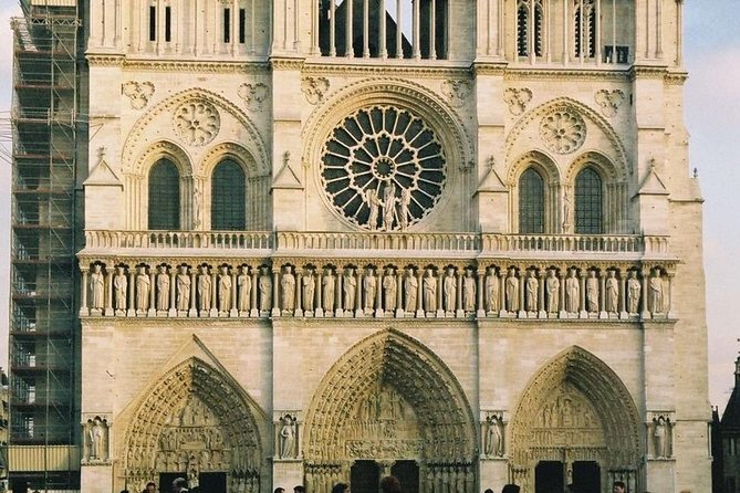 Private 4-hour city tour of Paris with driver and official guide - FAQs