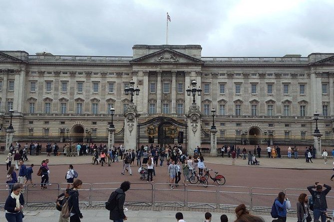 Private Arrival Transfer: Gatwick Airport to Central London - Who Will Benefit Most from This Service?