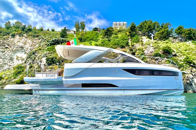 Private boat tour from Naples to Capri+Amalfi Coast JEANNEAU DB43 - FAQ