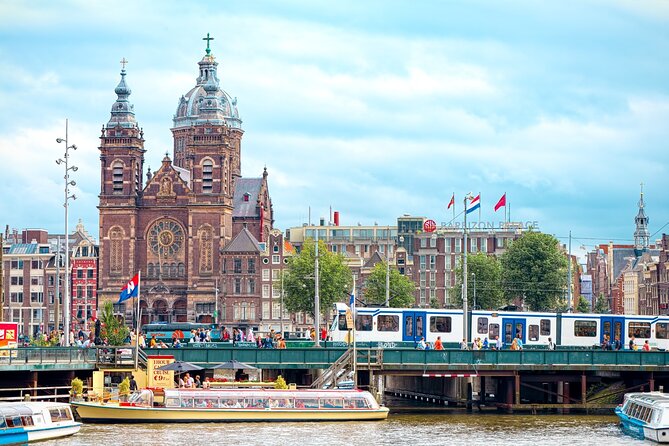 Private Day Tour of Amsterdam's Old Town Highlights by Car - Who Should Consider This Tour?