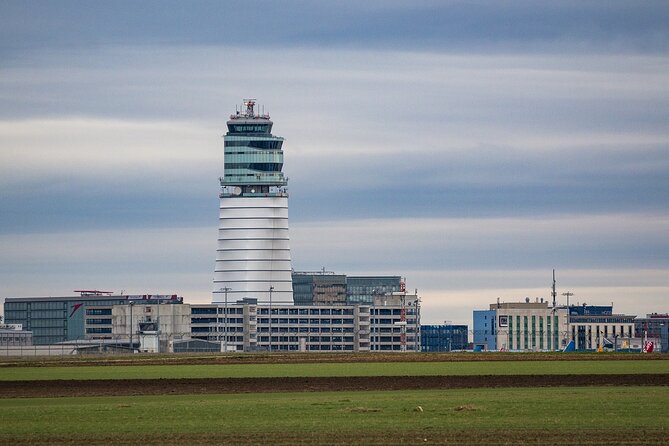 Private Direct Transfer From Bratislava to Vienna Airport - Who Would Benefit Most?