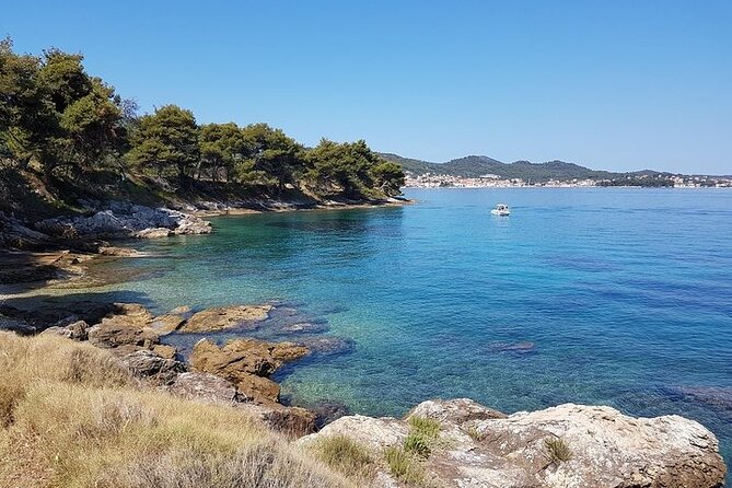 Private Half-Day Boat Tour to nearby Islands in Zadar with Drinks - The Sum Up