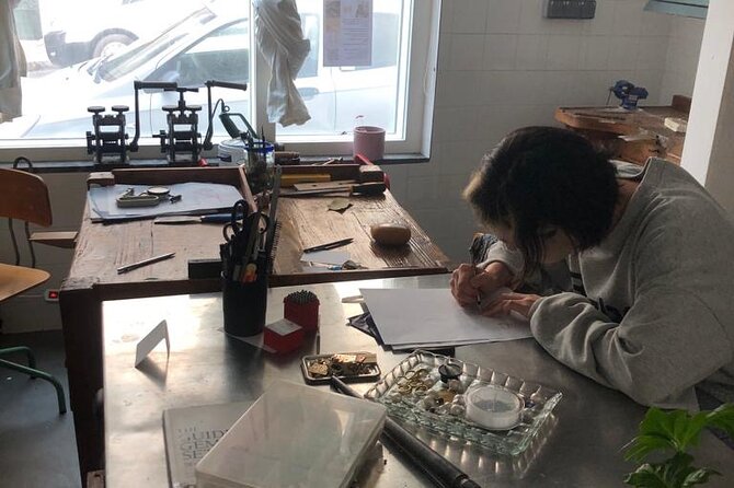 Private Initiation Workshops to Jewelry in Coruña - Family, Group, and Theme Options
