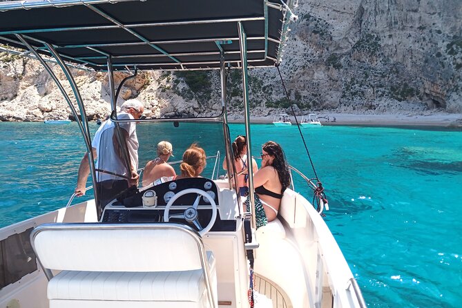 Private Luxury 6.5m 140hp Speedboat cruise Shipwreck & Blue Caves - The Sum Up