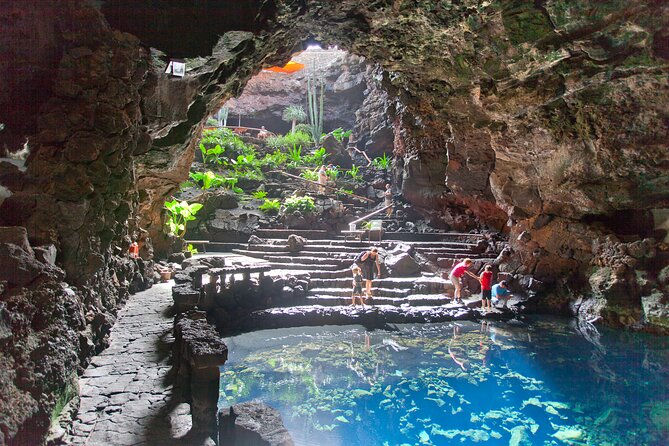Private Luxury Full Day Timanfaya Tour, Jameos del Agua and Cueva de los Verdes - Authentic Experiences and Local Flavor