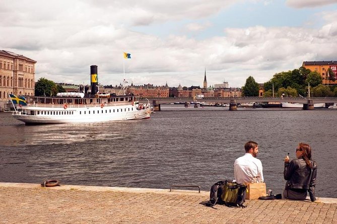 Private Photo Session with a Local Photographer in Stockholm - Authenticity and Review Highlights