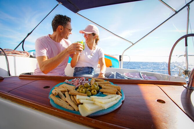 Private Sailing Experience Barcelona from Port Olimpic up 11 Guests - FAQ