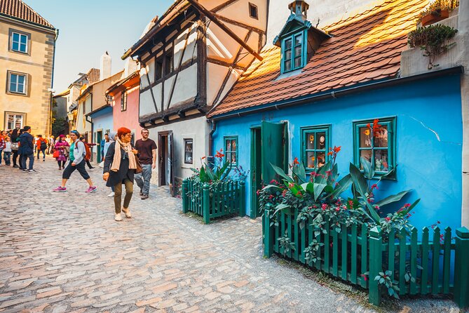 Private Tour of Prague Castle Interiors and Lunch included - FAQ