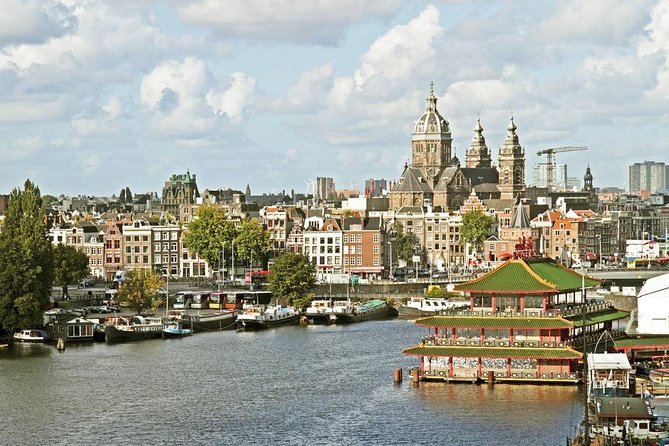Private Transfer from Brussels to Amsterdam By Luxury car - Who Should Consider This Service?